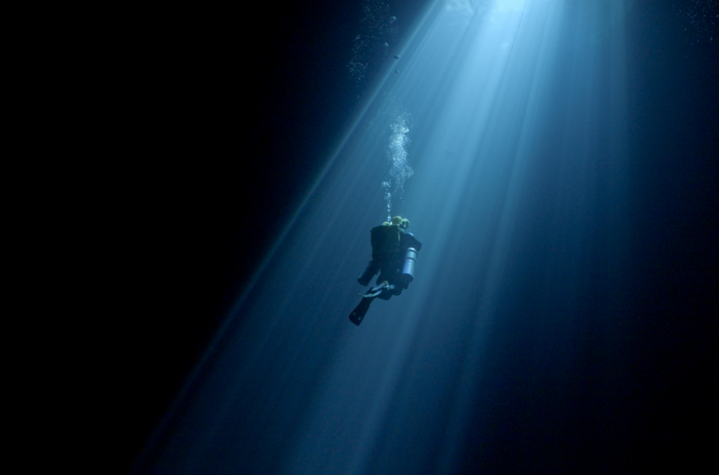 Review: 'Diving Into The Darkness' - Documentary Drive